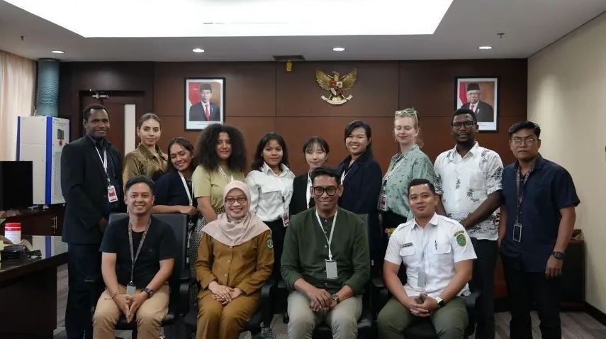 Sekda Sri Terima Audiensi Peserta BSBI Dari 9 Negara Sekda Sri Terima Audiensi Peserta BSBI Dari 9 Negara
